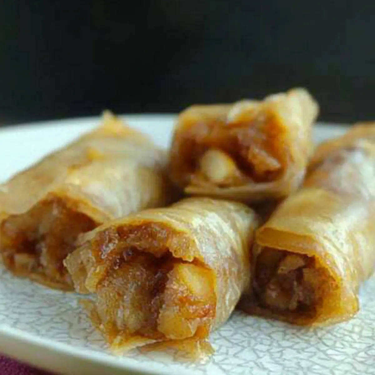 Easy Baked Apple Pie Rice Paper Rolls: A Delicious Treat